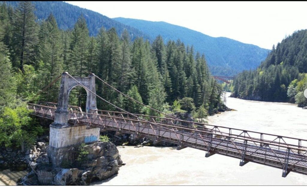 What are Suspension Bridges? - Civil Engineer DK